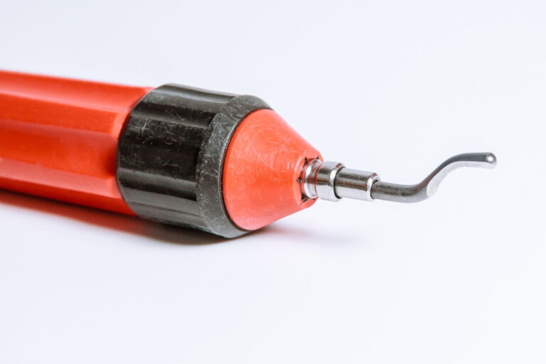 5 Essential Hand Deburring Tools for Precision Finishing - Journeyman HQ