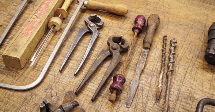 7 Historical Trim Restoration Techniques for Old Homes That Preserve ...